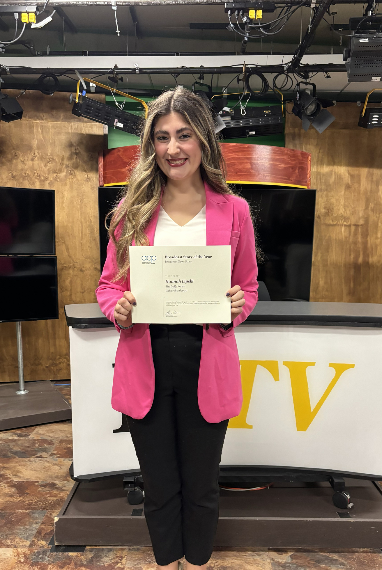 Daily Iowan Wins its 10th Newspaper Pacemaker Award | School of ...